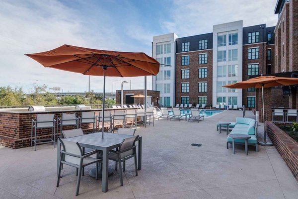 930 NOMO - Updated June 2025 - 11 Photos - 930 Morrison Dr, Charleston ...