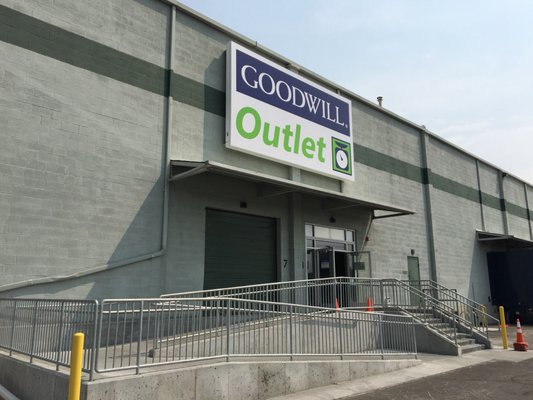 GOODWILL OUTLET - Updated October 2025 - 26 Reviews - 1850 W 1500th S ...