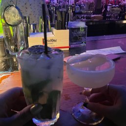 DARLING AVIARY - Updated October 2025 - 929 Photos & 768 Reviews - 712 ...