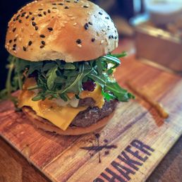 SHAKER CUISINE & MIXOLOGIE - CENTROPOLIS - Updated January 2026 - 22 ...