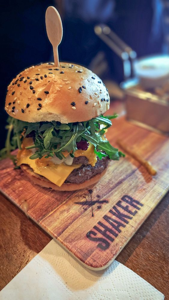 SHAKER CUISINE & MIXOLOGIE - CENTROPOLIS - Updated December 2025 - 22 ...