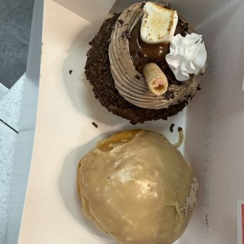 UFFDA DONUTS - Updated July 2025 - 62 Photos & 45 Reviews - 13716 Grove ...