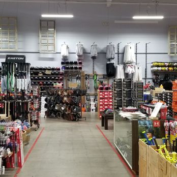 SPORTS BASEMENT - SANTA ROSA - Updated December 2024 - 67 Photos & 122 ...
