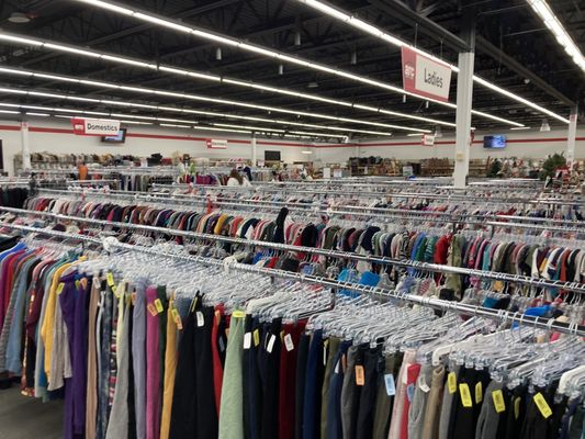 ARC THRIFT STORE & DONATION CENTER - Updated December 2025 - 250 Photos ...