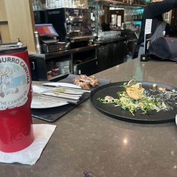 SHOWCASE RESTAURANT & BAR - Updated June 2025 - 284 Photos & 141 ...