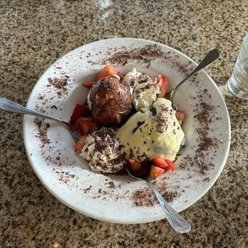 YANNI’S BAR & GRILL - Updated August 2024 - 753 Photos & 768 Reviews ...