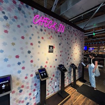 PUTTSHACK - DENVER Denver, CO - Updated November 2024 - 346 Photos ...