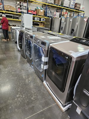 THE OUTLET BY ELS - 180 Photos & 200 Reviews - 880 S Azusa Ave, Azusa ...