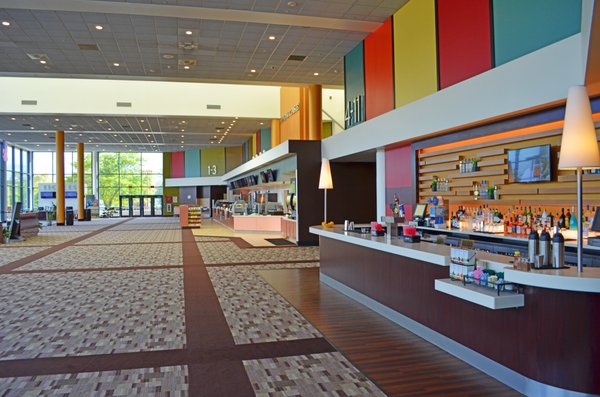 SHOWCASE CINEMA DE LUX WOBURN - Updated June 2025 - 57 Photos & 175 ...