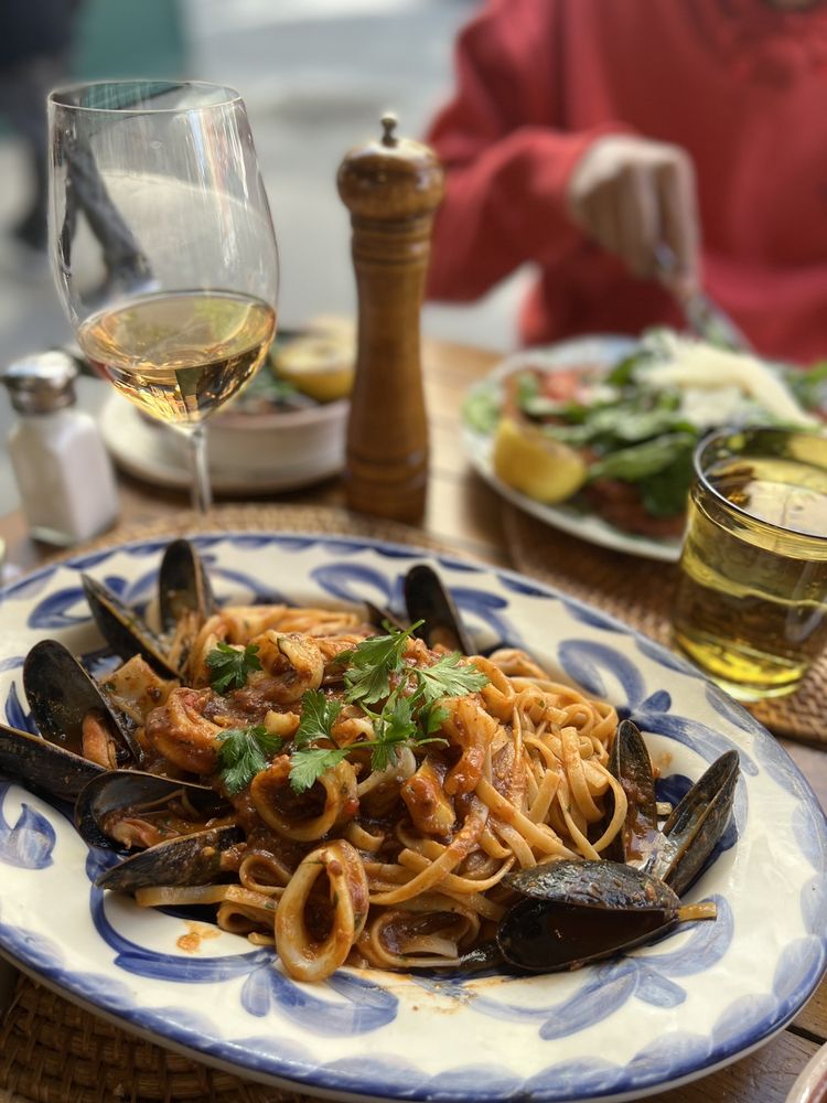 FELICE 83 - Updated December 2025 - 298 Photos & 386 Reviews - 1593 1st ...