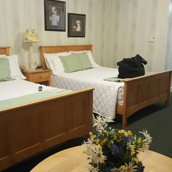 ESSENHAUS INN & CONFERENCE CENTER - Updated December 2025 - 42 Photos ...