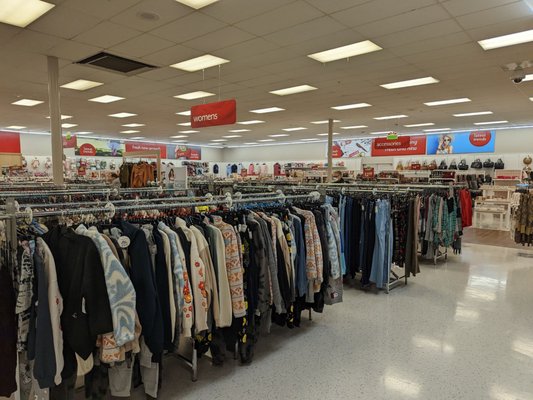 BEALLS OUTLET - Updated December 2025 - 12 Photos - 6307 Stewart Rd ...