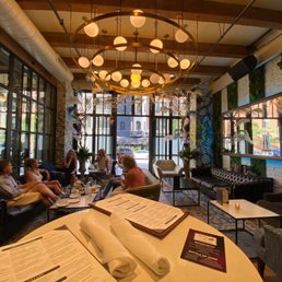 HUBBARD INN - Updated April 2025 - 513 Photos & 280 Reviews - 110 W ...