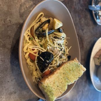 FROG & SLIM - Updated July 2024 - 854 Photos & 439 Reviews - 1420 16th ...