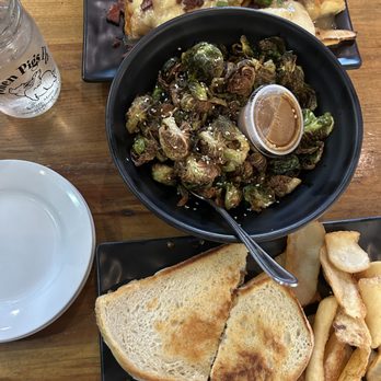 WHEN PIGS FLY PIZZERIA - Updated July 2025 - 514 Photos & 727 Reviews ...