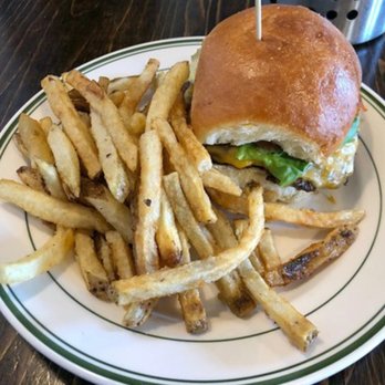 GRIND BURGER KITCHEN - 682 Photos & 715 Reviews - 829 E Market St ...
