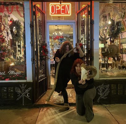 SIDESHOW GALLERY - Updated December 2025 - 64 Photos & 30 Reviews ...