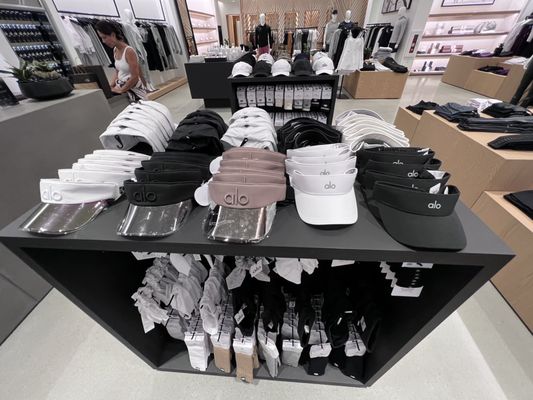 ALO - Updated October 2025 - 49 Photos & 22 Reviews - 1450 Ala Moana ...