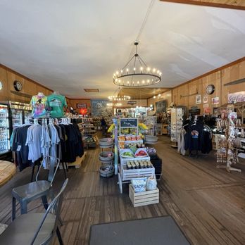 ELBE MARKET COUNTRY STORE - Updated November 2025 - 30 Photos & 21 ...