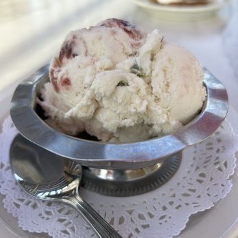 MOO CREAMERY - Updated May 2024 - 2358 Photos & 2575 Reviews - 4885 ...