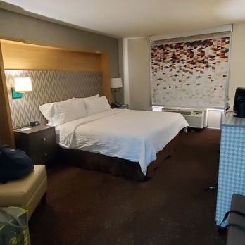 HOLIDAY INN CHICAGO O’HARE AREA - Updated August 2025 - 79 Photos & 135 ...