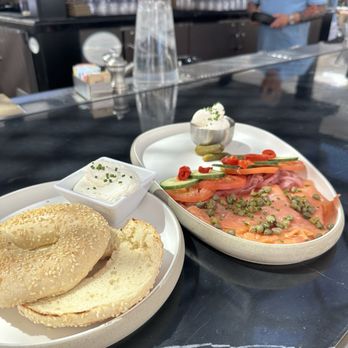 COMO POOLSIDE CAFÉ & BAR - TEMP. CLOSED - Updated December 2025 - 65 ...