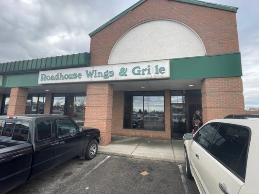 ROADHOUSE WINGS & GRILLE - 61 Photos & 115 Reviews - 2177 Hilliard Rome ...