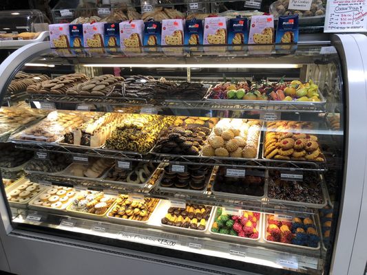 RUSSO BAKERY - 37 Photos & 42 Reviews - Bakeries - 6911 Myrtle Ave ...