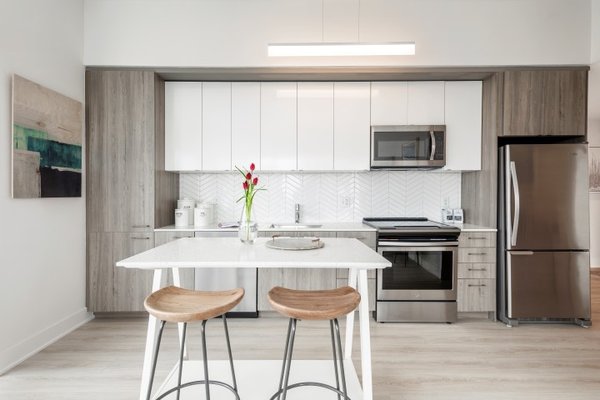 LUMINARY AT ONE LIGHT - 84 Photos & 15 Reviews - 100 E Redwood St ...