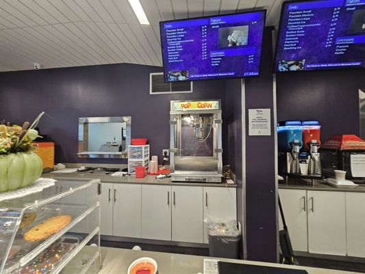 COSMOSPHERE CAFE - Updated December 2025 - 39 Photos - 1100 N Plum St ...