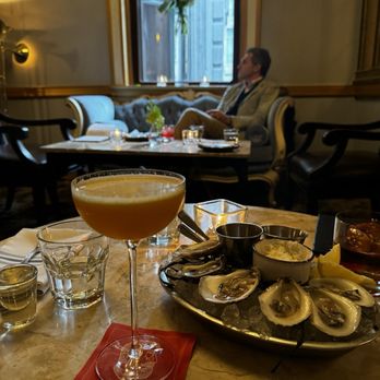 BAR GEORGE - Updated August 2024 - 736 Photos & 256 Reviews - 1440 Rue ...