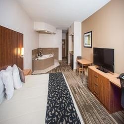 NORTHFIELD INN SUITES & CONFERENCE CENTER - Updated November 2025 - 55 ...