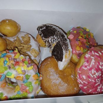 DAILY R I HOMEMADE DONUTS - Updated September 2025 - 45 Photos & 16 ...