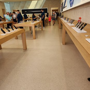 APPLE - LINCOLN ROAD - Updated December 2025 - 117 Photos & 164 Reviews ...