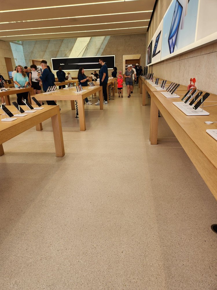 APPLE - LINCOLN ROAD - Updated December 2025 - 117 Photos & 164 Reviews ...