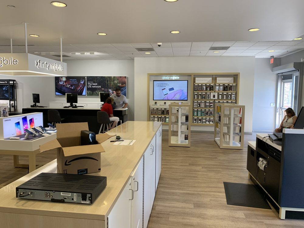 XFINITY STORE BY COMCAST - 41 Photos & 107 Reviews - 3801 Pelandale ...