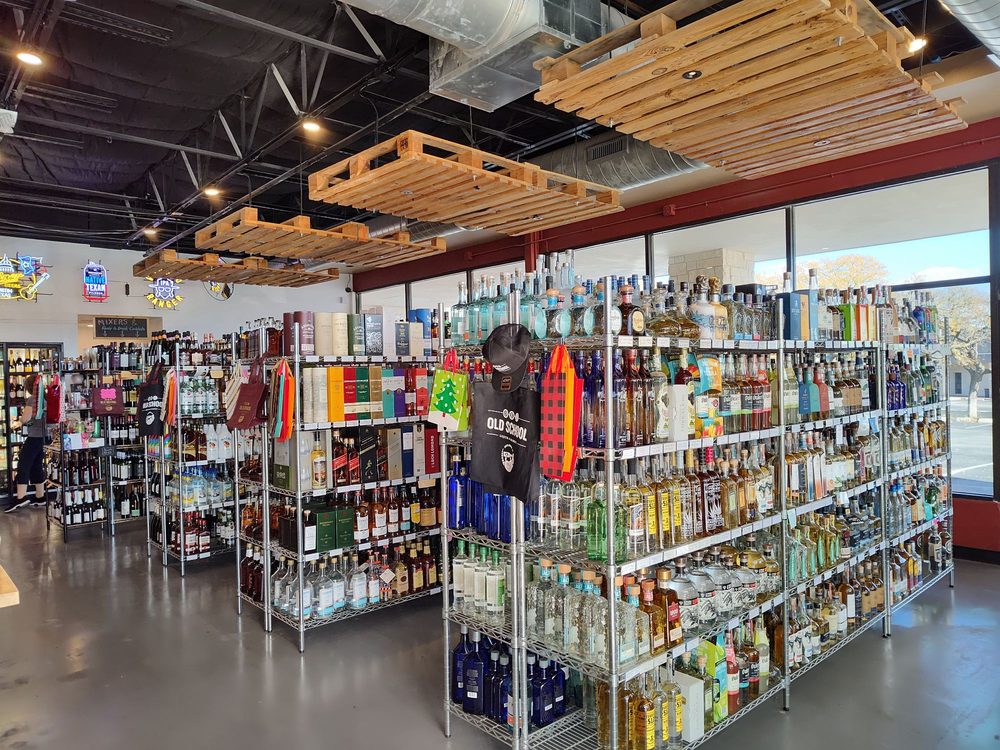 OLD SCHOOL LIQUOR & MARKET - Updated July 2025 - 1901 W William Cannon ...