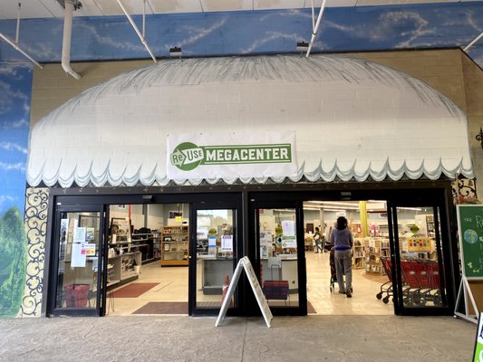 REUSE MEGACENTER - Updated December 2025 - 18 Photos & 23 Reviews ...