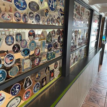 MOON HUT RESTAURANT - 31 Photos & 18 Reviews - 7802 N Atlantic Ave ...