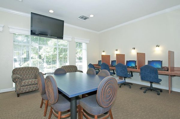 GAINESVILLE PLACE APARTMENTS - Updated August 2025 - 27 Reviews - 2800 ...