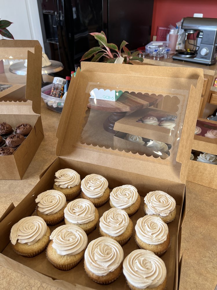 MOONLIGHT DAYLIGHT SWEETS - Updated September 2024 - 14 Photos - Saint ...