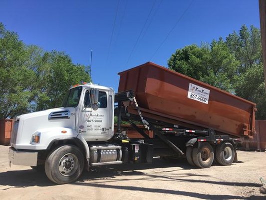 ROAD RUNNER WASTE SERVICE - Updated October 2025 - 26 Photos - 624 E ...