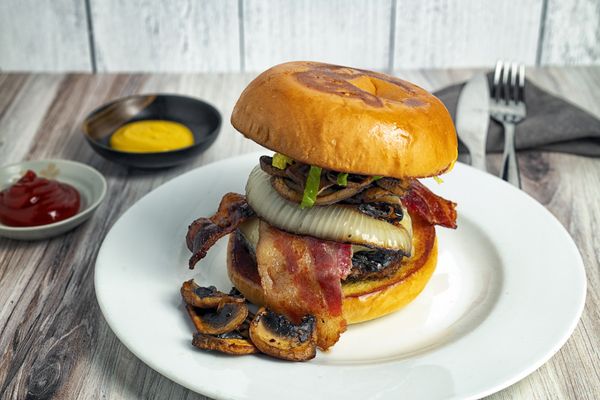 MACHO BURGERS - Updated December 2025 - 26 Photos & 29 Reviews - 16510 ...