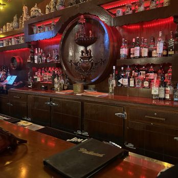 PICKWICK RESTAURANT & PUB - Updated October 2025 - 218 Photos & 253 ...