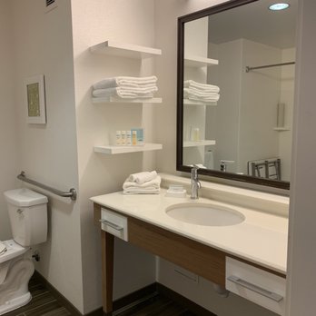 HAMPTON INN & SUITES OAHU/KAPOLEI - Updated March 2025 - 410 Photos ...