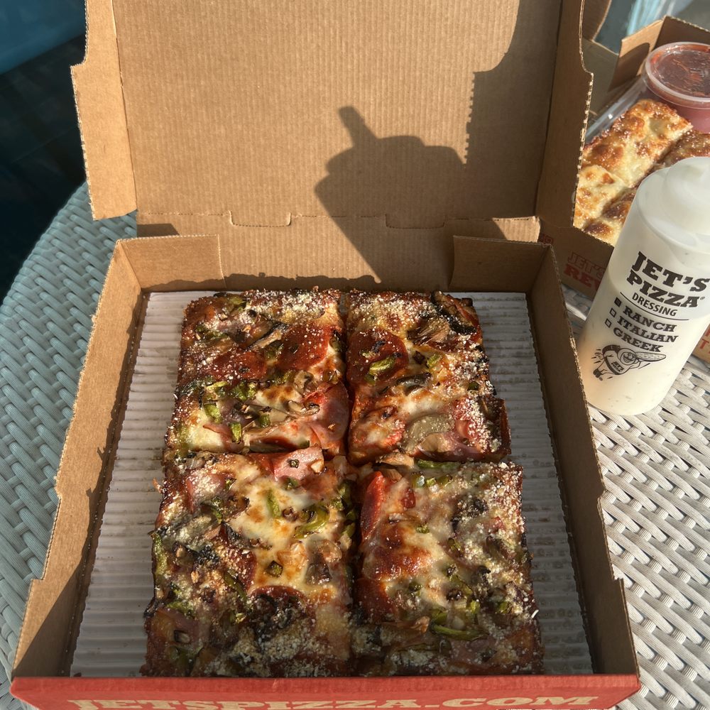 Places to go for lunch near me store