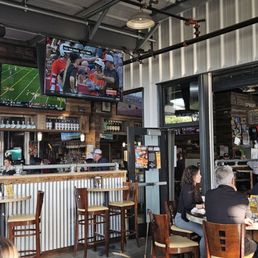 SEPTEMBERS TAPROOM & EATERY - REDLANDS - Updated December 2025 - 586 ...