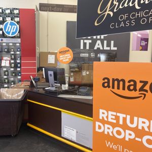 UPS CACH - Updated June 2024 - 14 Reviews - 1 Ups Way, Hodgkins ...