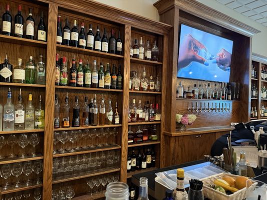 LEOGRETA - Updated January 2026 - 587 Photos & 312 Real Reviews - 301 W ...