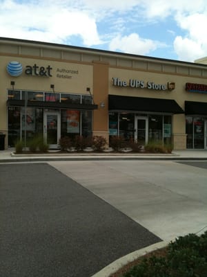 THE UPS STORE - Updated October 2025 - 32 Photos & 25 Reviews - 463 ...